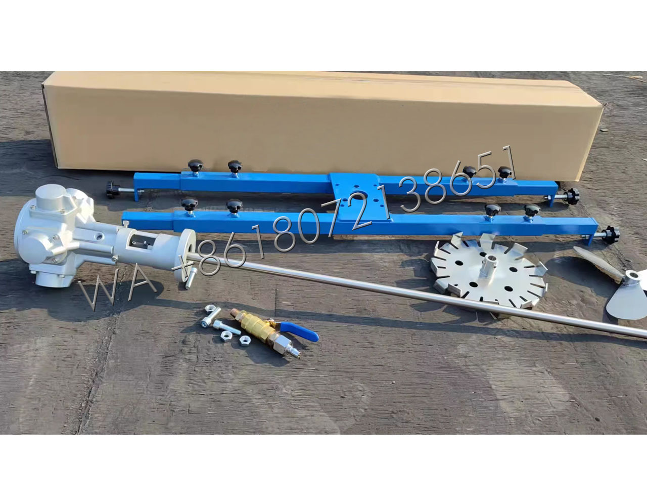 air driven IBC mixer with folding blade